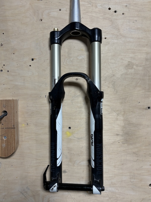 2014 160mm Lyrik Coil 26” with Avalanche Damper For Sale