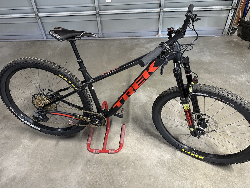 2024 Trek Roscoe 8 29er For Sale