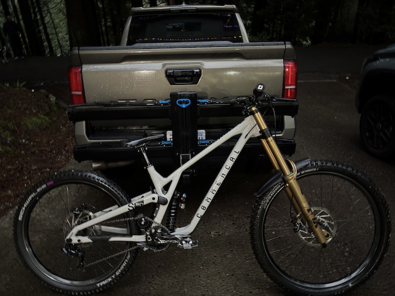 2025 Commencal supreme v5 size large For Sale
