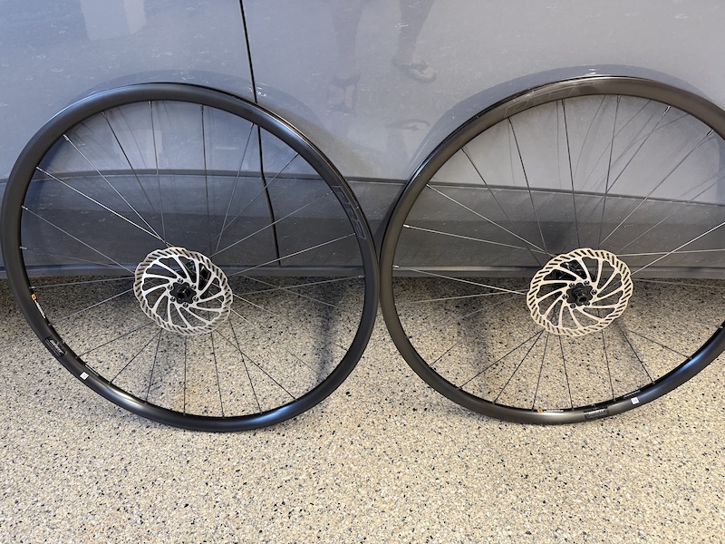 2023 Giant PR-2 Wheel Set, Thru-Axle For Sale