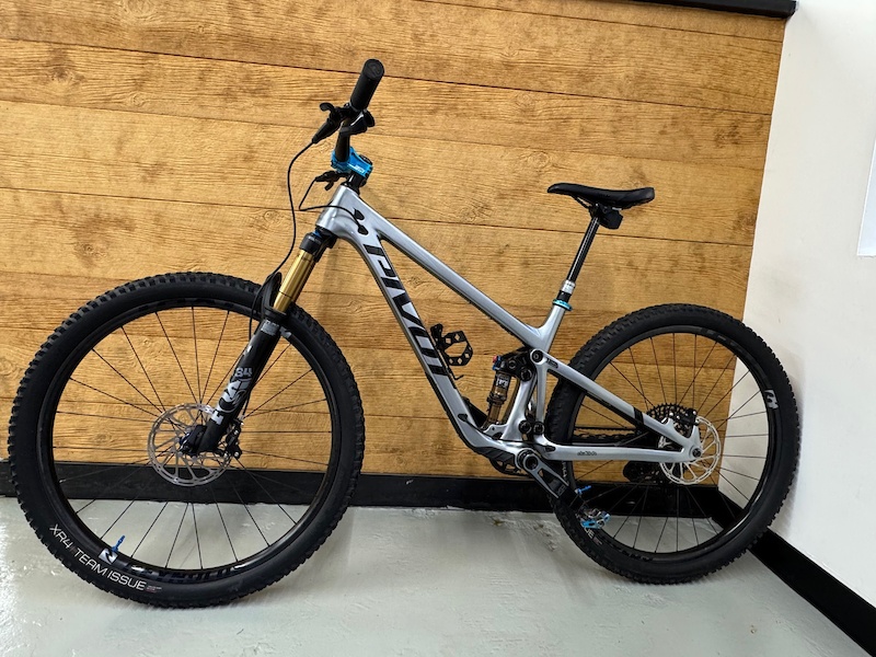 2024 Pivot 429 Pro XO Eagle Silver Medium For Sale