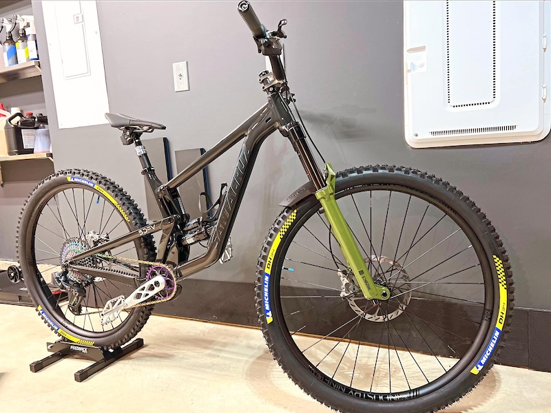 2022 Santa Cruz V2 Hightower For Sale