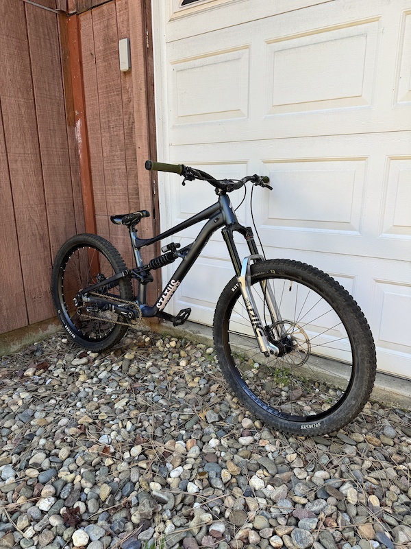 2022 Specialized Status S4 For Sale