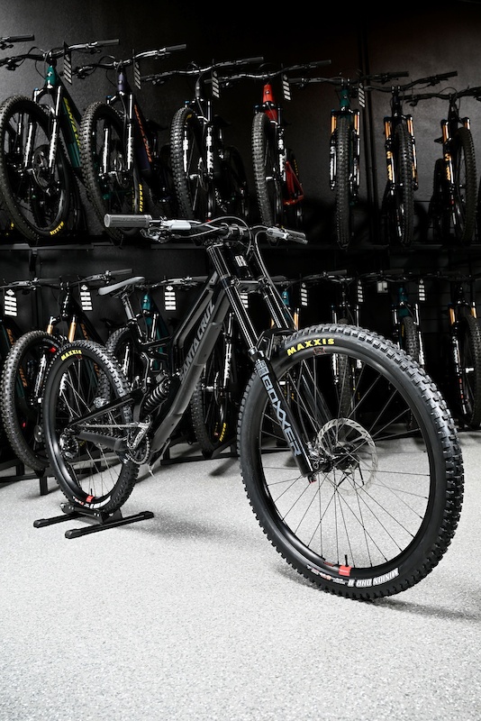 2027 Santa Cruz V10 S For Sale