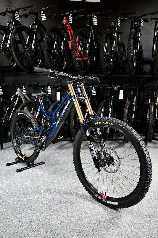 2027 Santa Cruz V10 X01 For Sale