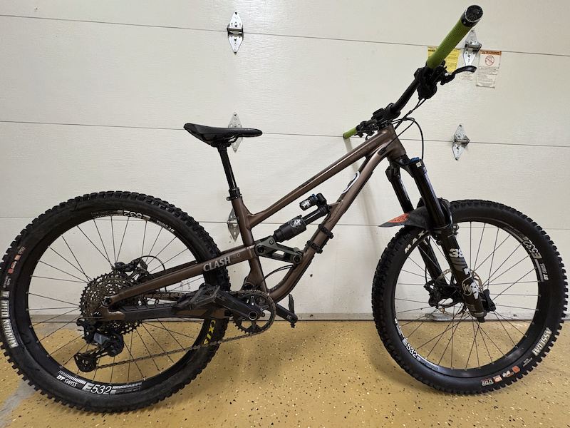 2025 Commencal Clash Essential Frozen Brown (Size: S) For Sale