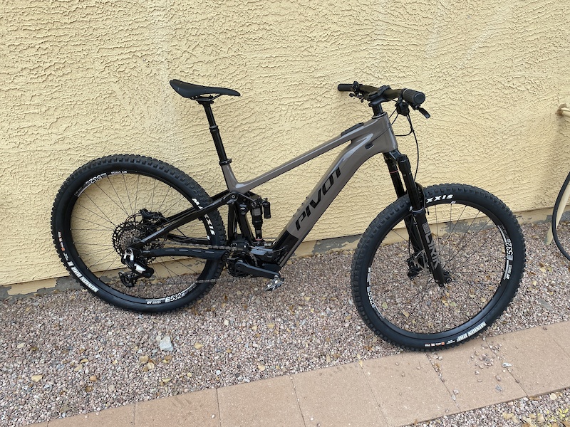 2026 Pivot Shuttle AM Ride Spec Size LG For Sale