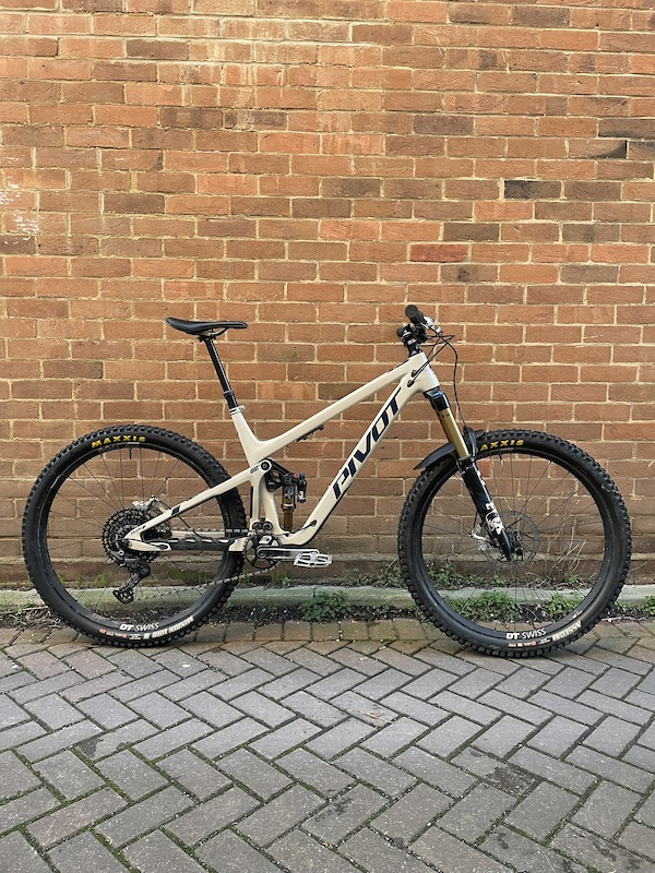 2021 Pivot Switchblade For Sale