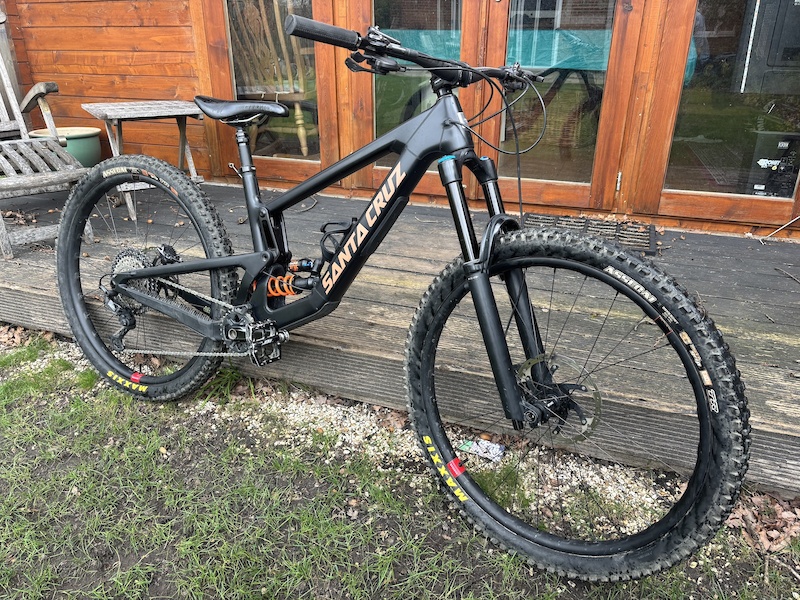 2024 QUICK SALE! SantaCruz Megatower- Carbon Reserve Wheels For Sale