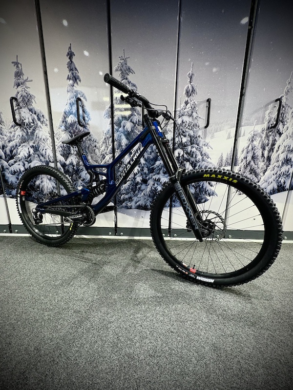 2026 Santa Cruz v10 DH S CC Large, Gloss Blue For Sale