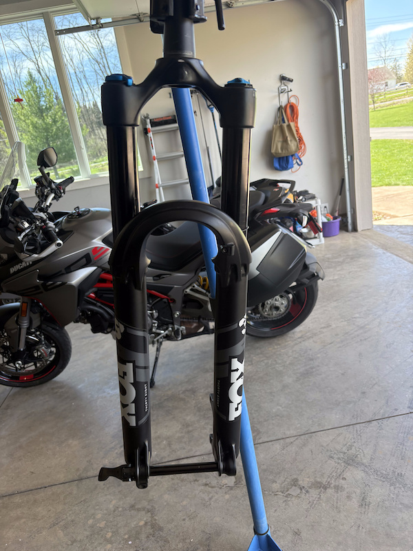 2022 Fox 38 performance For Sale