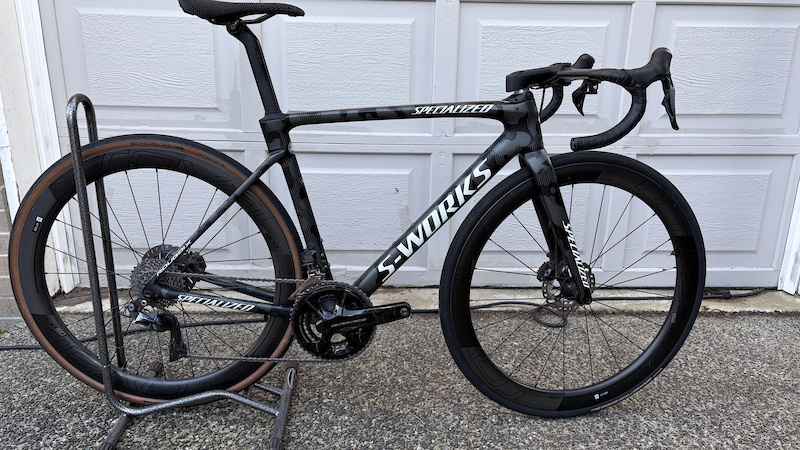 2021 S-Works Roubaix Team limited edition, 57cm For Sale