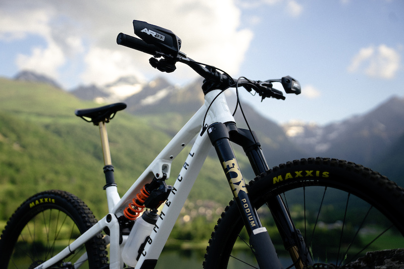 Bike Check: The Fox Podium Inverted Fork & 9° Sidekick Hubs That Won ...