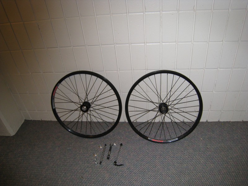 Azonic Outlaw Wheelset w/ convertable thru axle For Sale