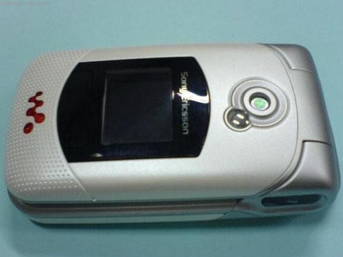 sony ericsson W300i For Sale
