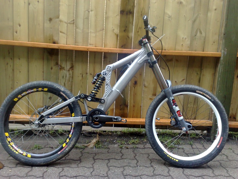 Neo at shop in Windsor, Ontario, Canada - photo by neonightmaric - Pinkbike