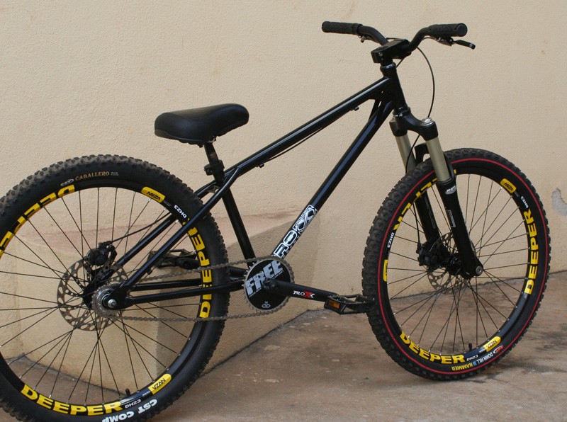 Quadro Pro-x CR-S at Quadro Pro-x CR-S in Londrina, Brazil - photo by ...