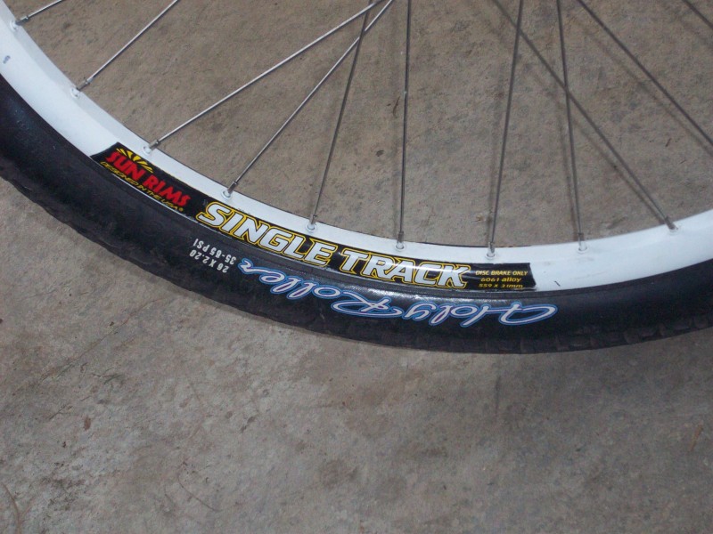 white single track front rim For Sale