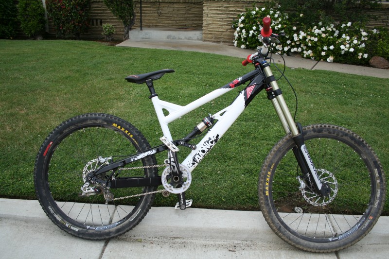 2009 azonic b 52 race dh bike 36.5 pounds For Sale