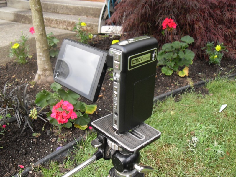 Insignia® - 5.0MP High-Definition Digital Camcorder 3" Lcd For Sale