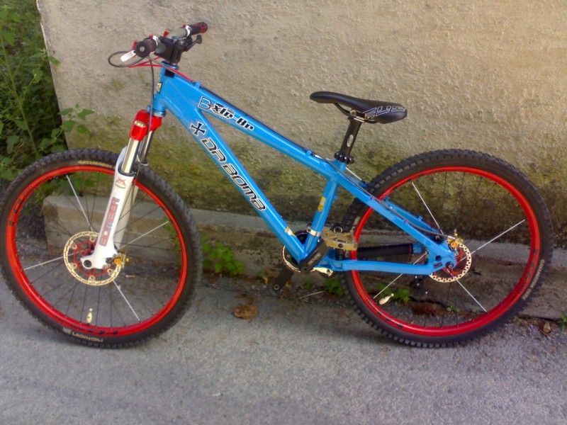 Azonyk Project at Da Bomb XLR8 Custom in Viana do Castelo, Portugal ...