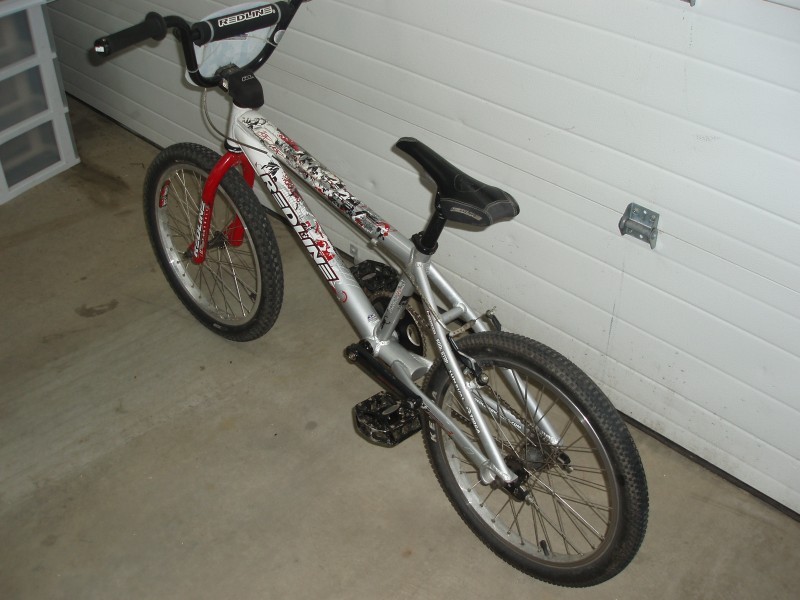 18 POUNDS!! REDLINE*** RACE BIKE AWESOME FOR THE PARK ****** For Sale