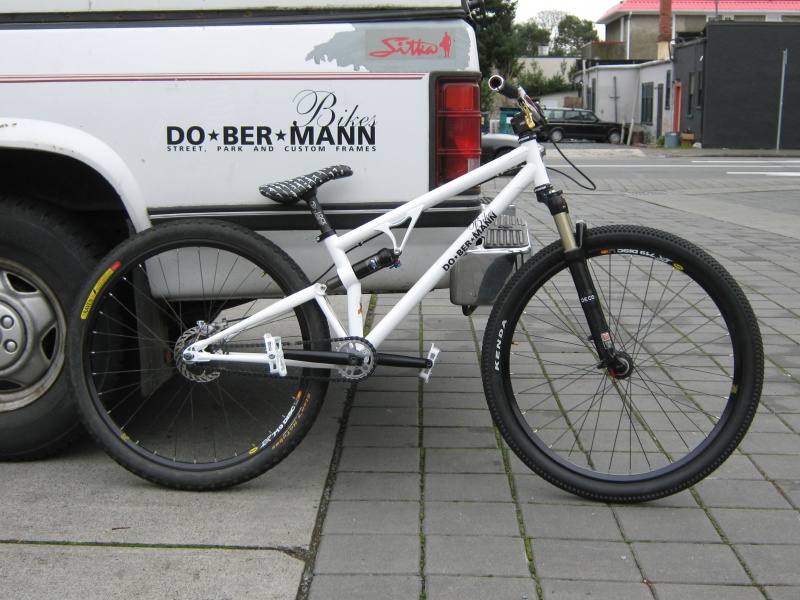 Dobermann Bikes "Le Pink" at OBB in Victoria, British Columbia, Canada ...