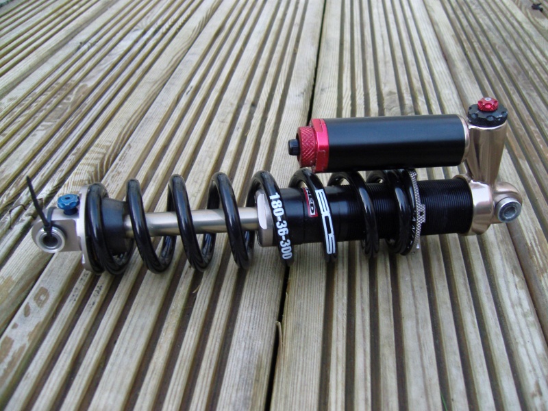 Manitou Revox Rear Shock REDUCED IN PRICE For Sale