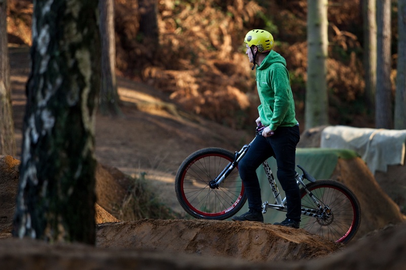 Riding in the off season with Sam Pilgrim - Pinkbike