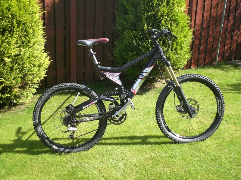 Scott nitrous 10 FR/DH Medium frame For Sale