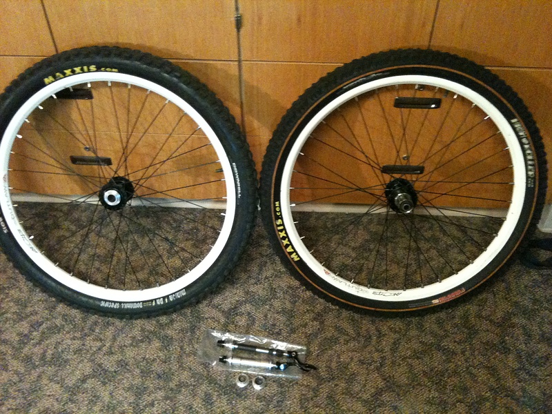 WHITE AZONIC OUTLAWS WITH MAXXIS TIRES AND INTERCHANGEABLE H For Sale