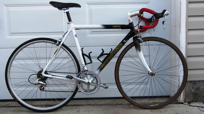 56cm Cannondale R500 Road Bike For Sale
