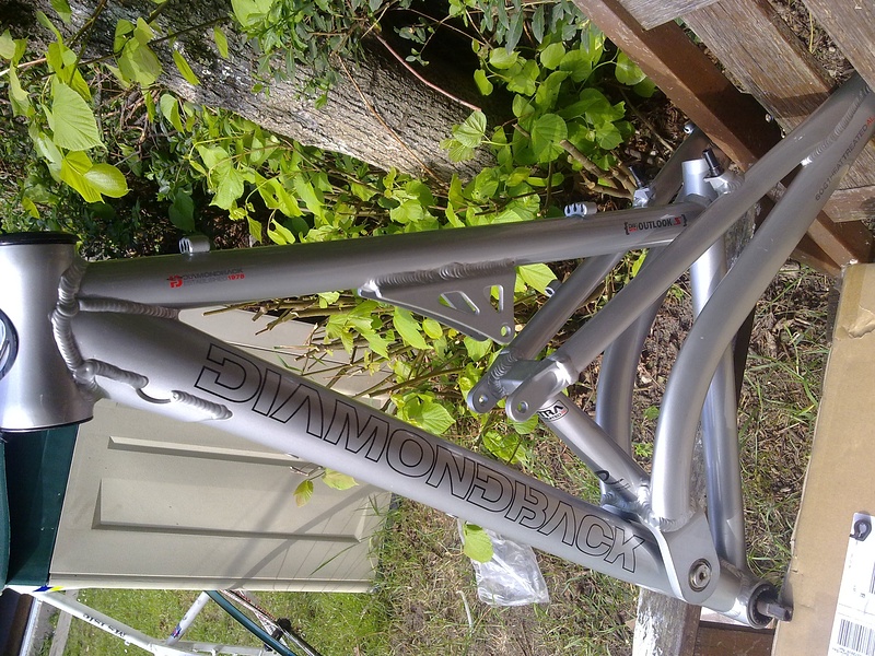 diamondback outlook s full sus frame For Sale