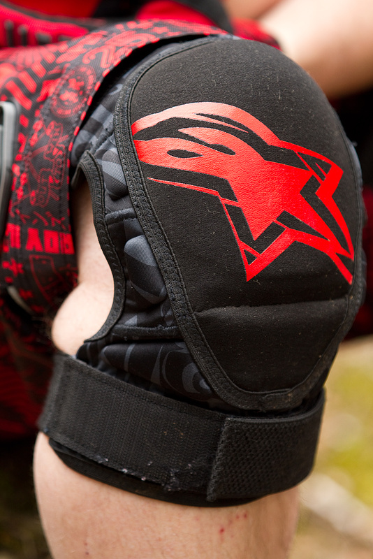 Alpinestars Bionic Neck Support Brace And SLC Knee Pads: Safety Check ...