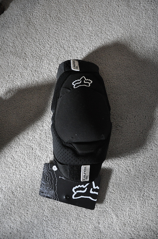 BRAND NEW Fox Racing Launch Pro Knee Pads - Large For Sale