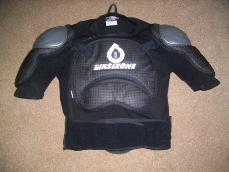 SixSixOne 661 MTB MX Body Armour - Size Large For Sale