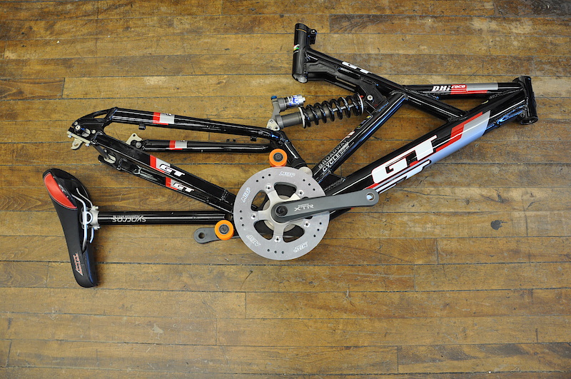 GT DHi race I-Drive Frame. Black. Large. XTR crank For Sale