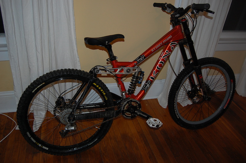 2009 Kona Stinky Primo great condition plus EXTRAS! 900 OBO For Sale