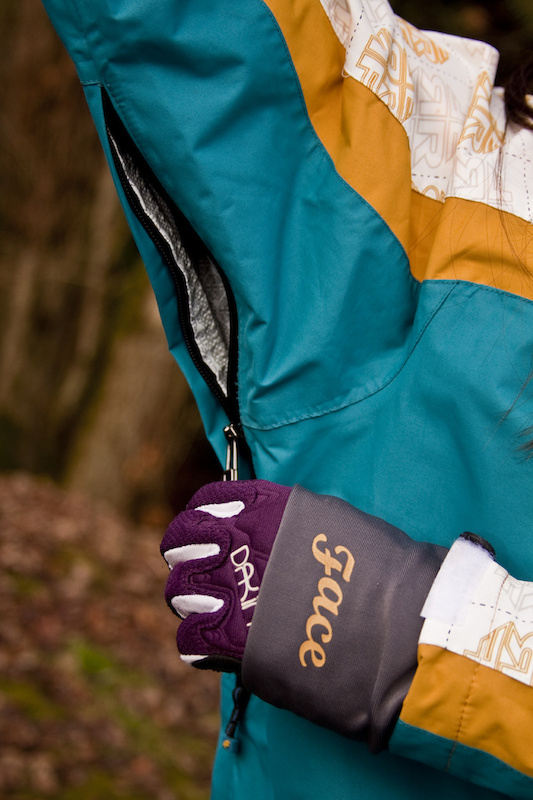 Race Face Ladies Fall / Winter Riding Gear Review - Pinkbike