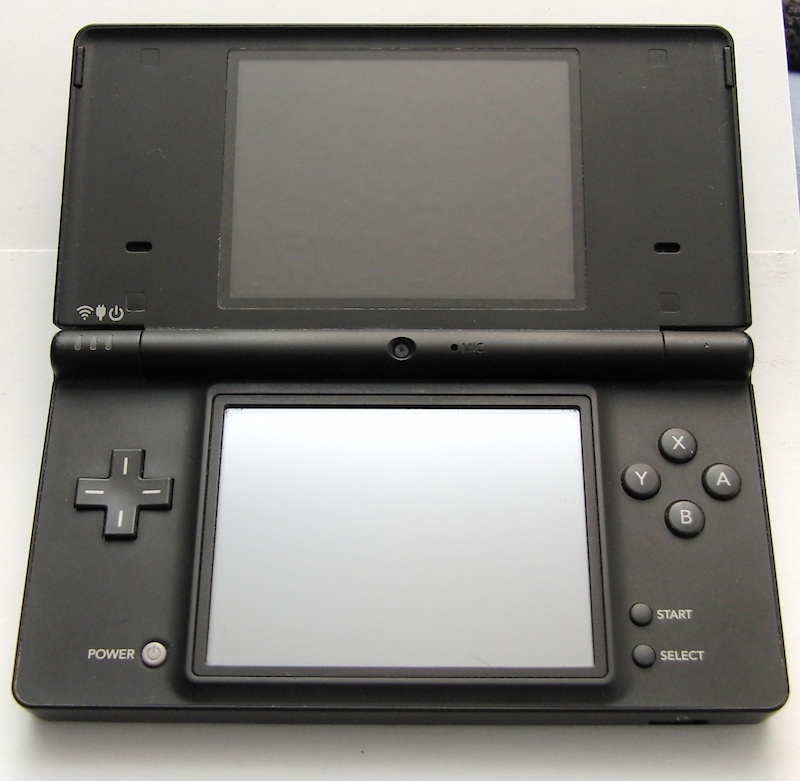 Like new Black nintendo DSI - all original paperwork, MINT For Sale