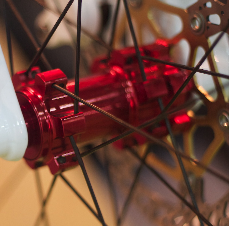 New Manitou Fork and Sun Ringle Carbon Wheelset - Taipei Cycle Show ...