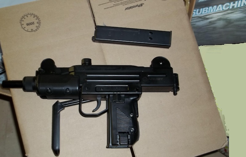MINI UZI BB GUN ---CAN BE MODDED TO FULL AUTOMATIC For Sale
