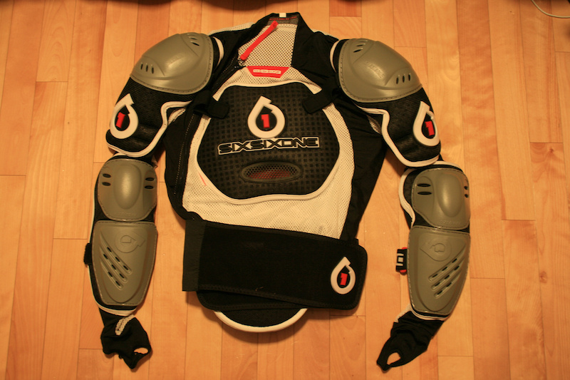 2008 661 Pressure Suit size Mens Medium For Sale