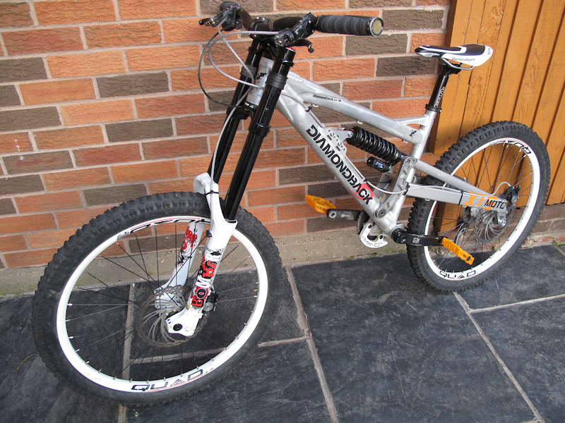 2009 Diamondback XTS MOTO Downhill Bike M Fox Van R For Sale