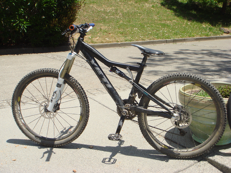 2010 small yeti 575 carbon rear triangle PRICE DROP For Sale