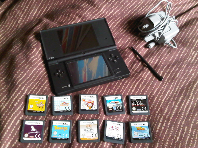 DSi plus 10 games For Sale