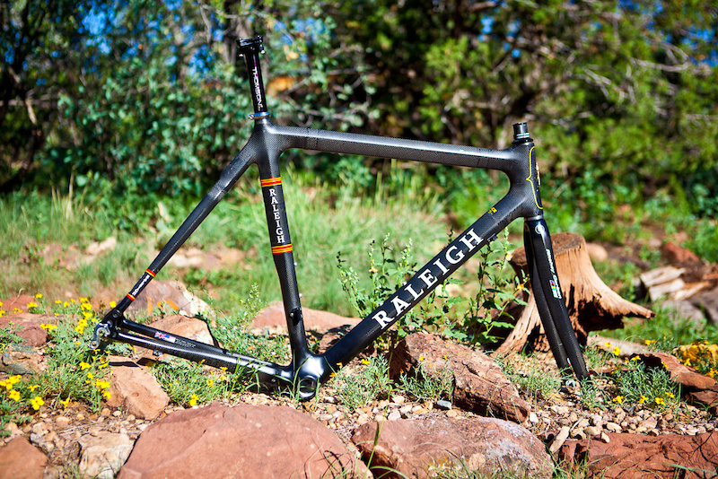 Raleigh Carbon TEAM 54cm frame with fork, headset, Thomson p For Sale