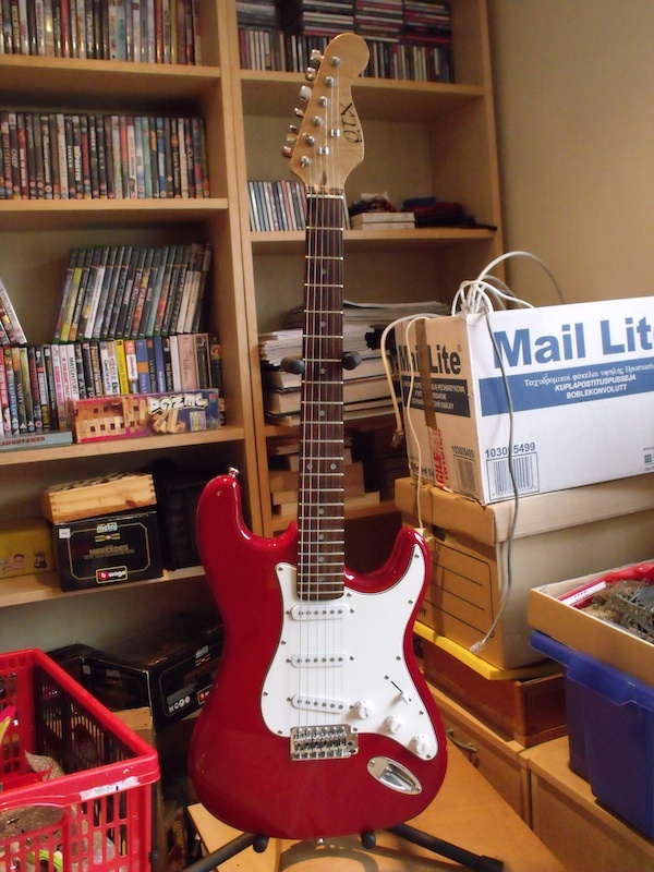 QTX Fender Squire Electric Guitar in Red For Sale