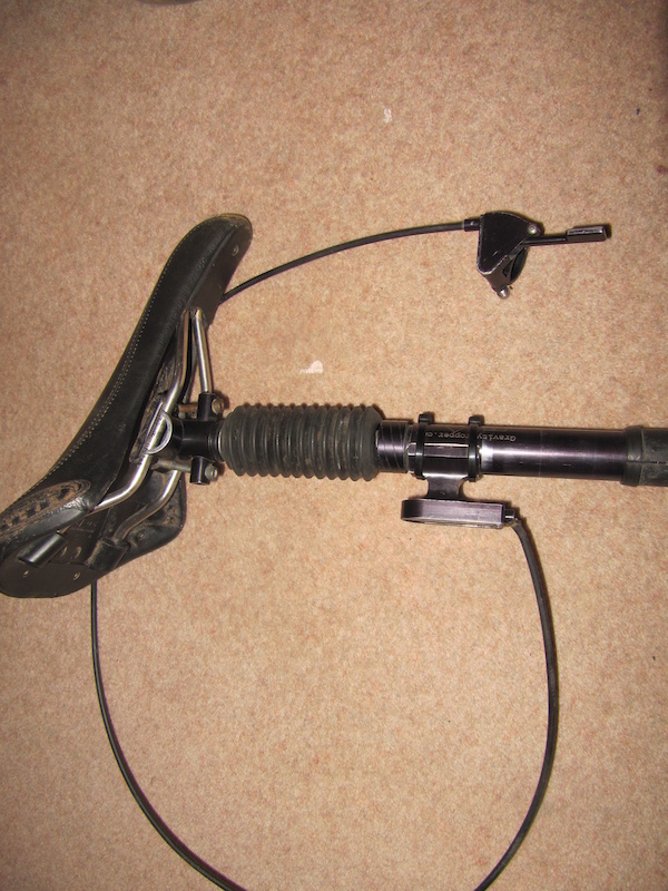 GRAVITY DROPPER SEATPOST AND SADDLE For Sale