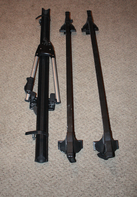 2005 Thule 400XT w/Locks and Big Mouth For Sale